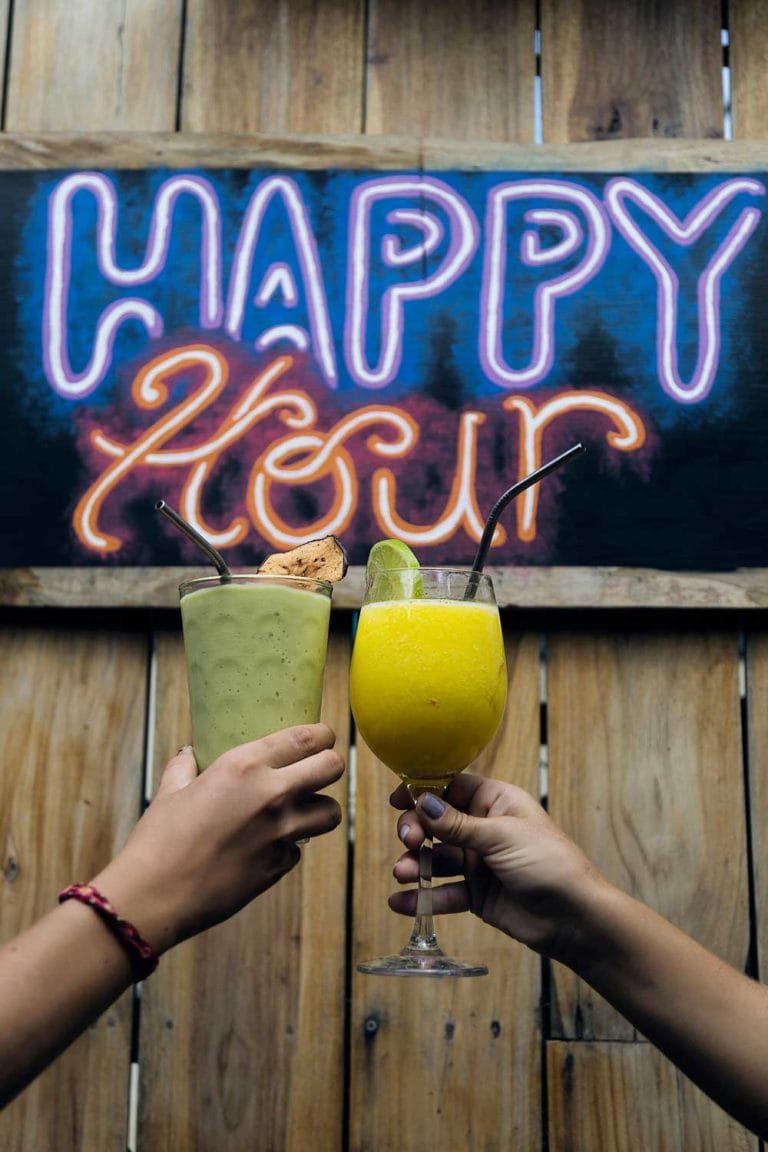 10 Best Happy Hour Bars in Williamsburg You Should Try - Bklyn Designs